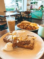 24 Best Places to Eat in Maui (Breakfast, Dinner & Dessert)