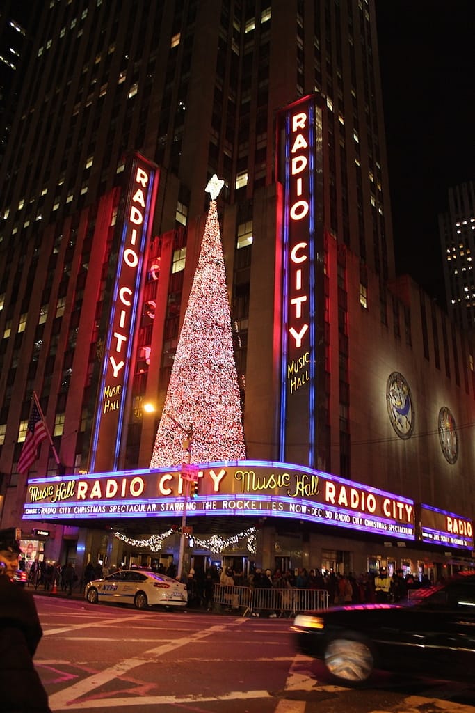 Christmas in Cities in the US | 14 Festive Ways to Celebrate - Travel ...